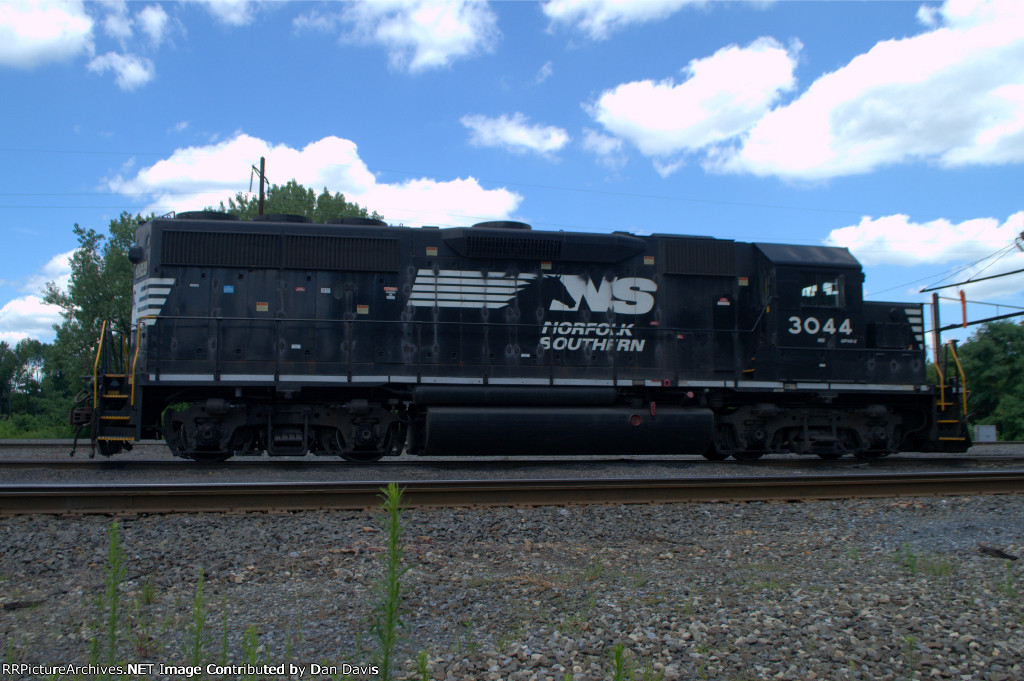 NS GP40-2 3044